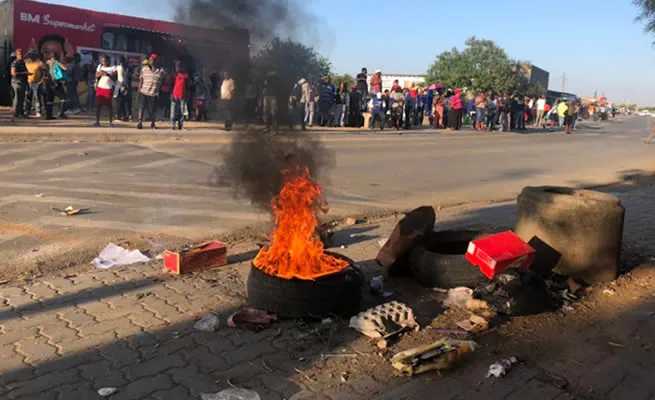 Angry South Africans Burn Four Zimbabweans To Death In Alexandra ...